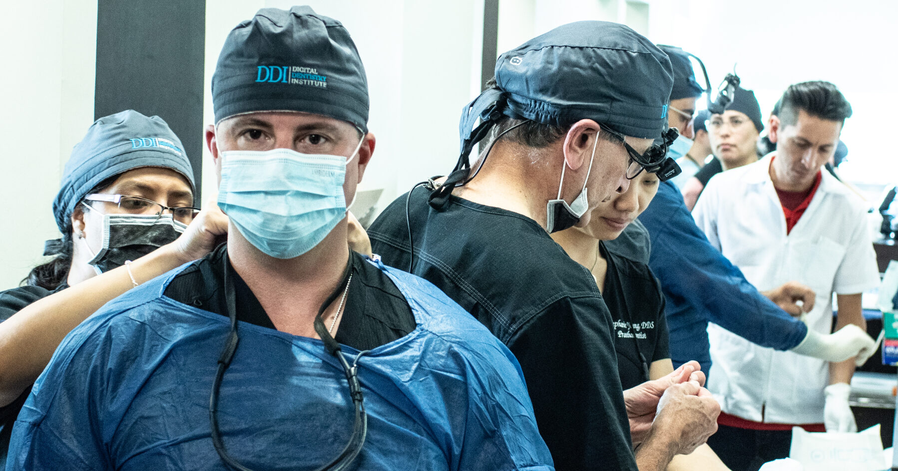 Advanced Soft Tissue Management around Teeth and Implants - DDI